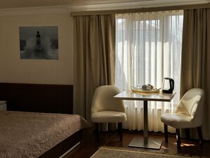 Hollywood 2 (Mokhammeda Ali Avenue No:14/1, Grozny), otel  Grozni'den