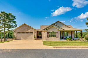 Russellville Home Near Hiking + Lake Access! (Arkansas, Pope County, Russellville Municipal), otel  Arkansas Eyaleti'nden