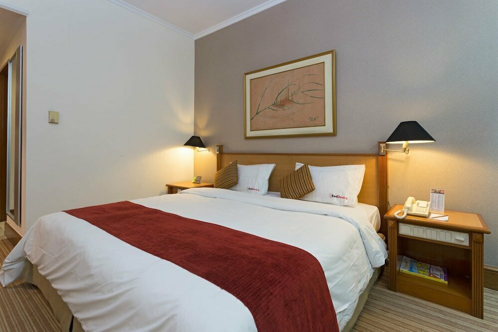 Otel RedDoorz Plus @ S Parman, Cakarta, foto