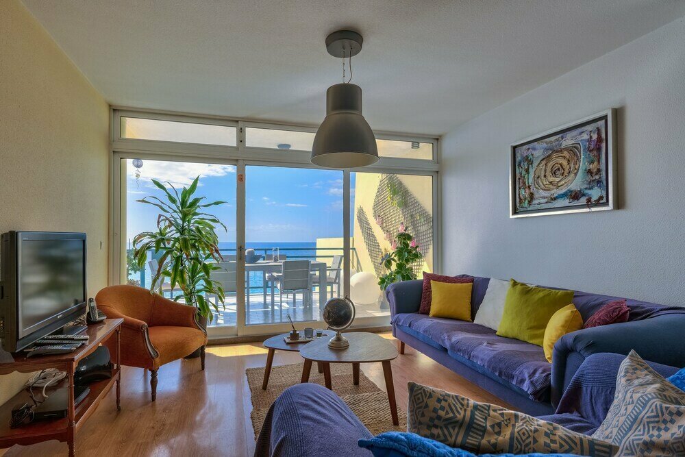 Otel Charming Paint House Apartment in Pestana, Madeira, foto