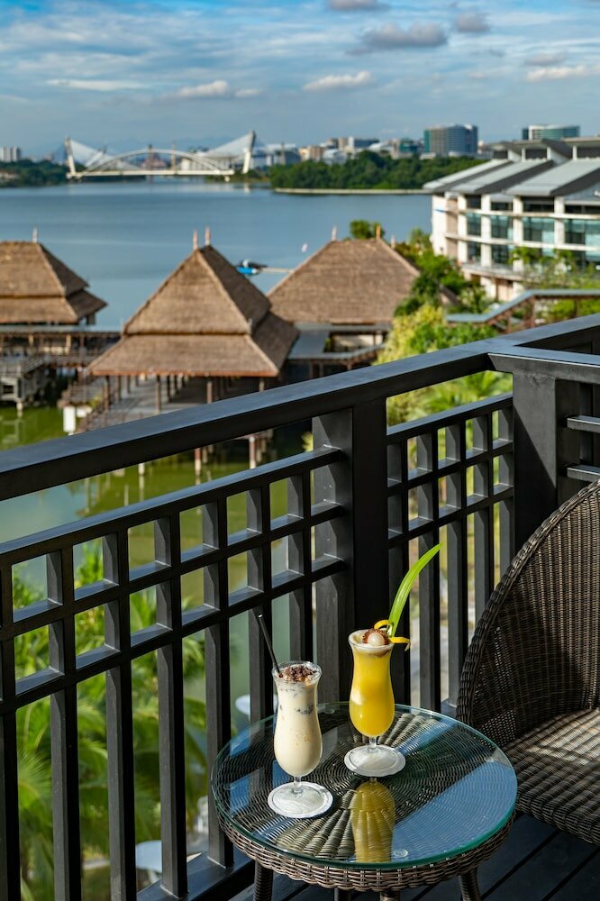 Otel DoubleTree by Hilton Putrajaya Lakeside, , foto