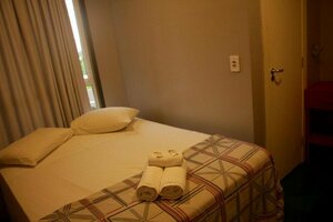 Tetris Container Hostel (Estado do Paraná, Mesorregião do Oeste Paranaense, Microrregião de Foz do Iguaçu, Município Foz do Iguaçu, Avenida das Cataratas), otel  Foz do Iguaçu'dan