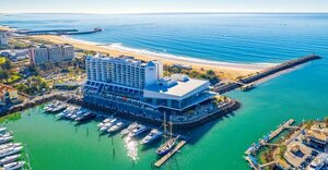 Vilamoura Main Avenue by Homing (Faro, Loulé, Urbanização Fonte Algarve, 1), otel  Faro'dan