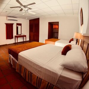 Hotel Pacific Paradise (Distrital Villa El Salvador, Calle la Herradura), otel  Dünya'dan