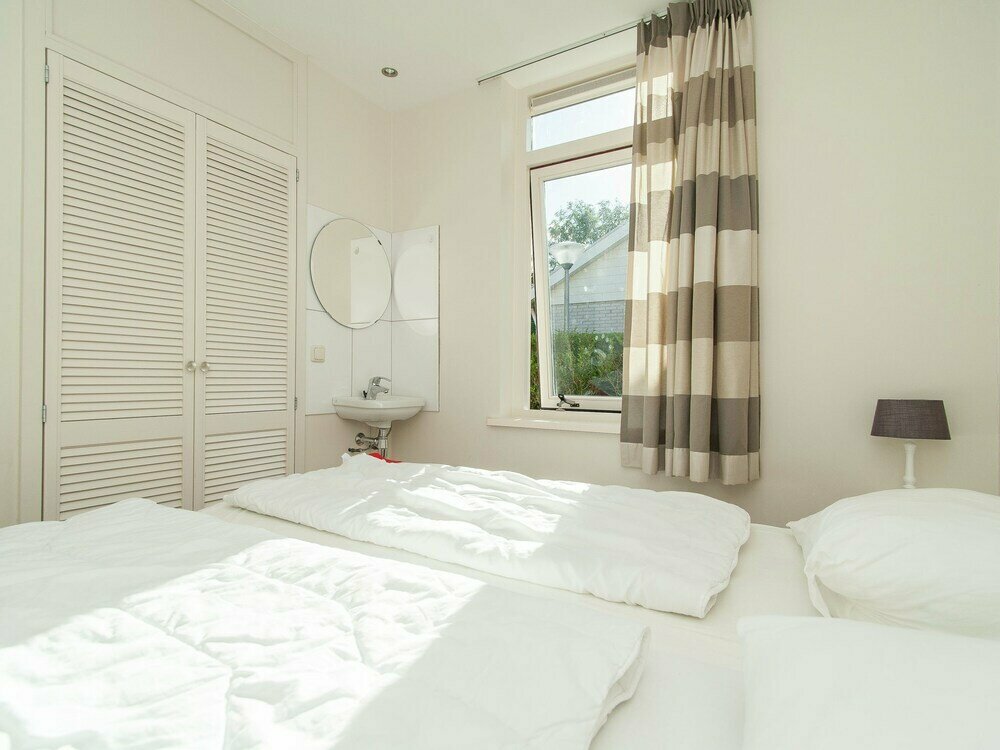 Otel Cozy Holiday Home With a Spacious Garden, Dünya, foto