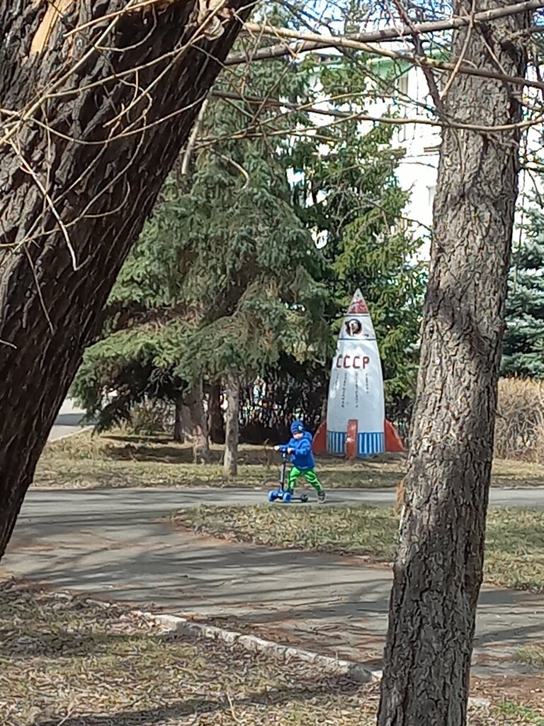 Park, sokak heykeli Белка и Стрелка, Çeliabinsk, foto