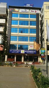 Sun International Hotel and Resorts (State of Karnataka, Bengaluru, Sajjan Rao Circle), otel  Bangalor'dan