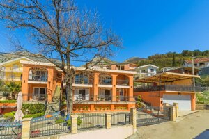 Villa Nena Apartments (Bar Municipality, Sutomore), otel  Sutomore'den