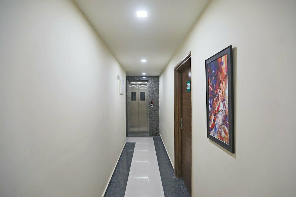 Otel Oyo 8526 Sd Royal Inn, , foto