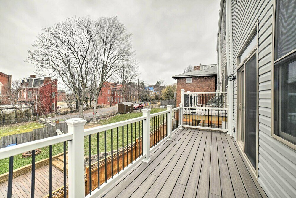 Otel Stylish Pittsburgh Townhouse w City Views!, Pittsburg, foto