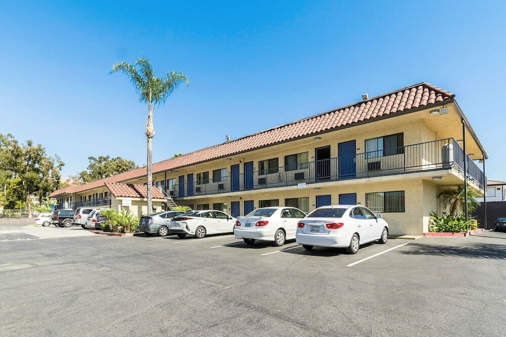 Otel Motel 6 Riverside, Riverside, foto