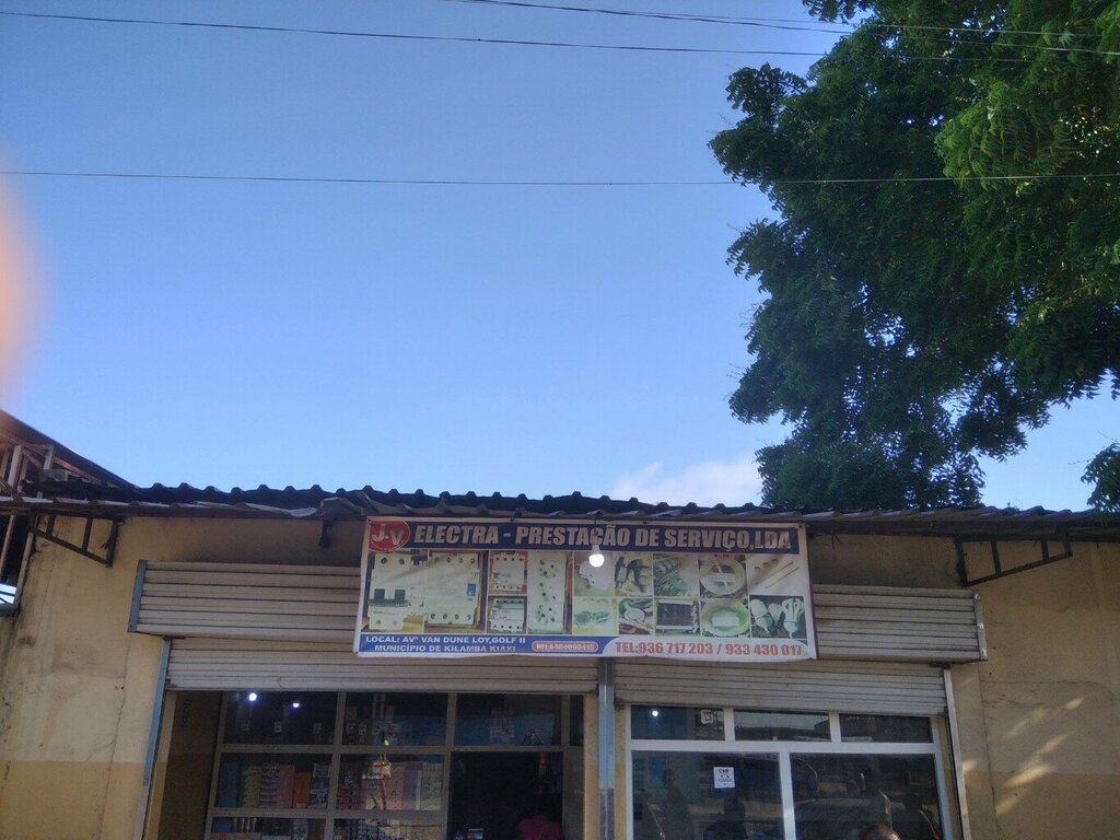 Lamba ve avize mağazaları Loja de materiais eléctricos, Loanda, foto
