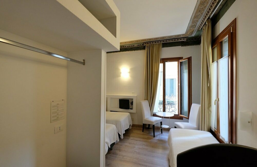 Otel Hotel ai do Mori, Venedik, foto