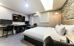 Suwon City Hall Station Dean (Gyeonggi Province, Suwon), otel  Suvon'dan