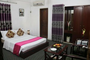 Hotel De Meridian (Road 12 No:H-4), otel  Dakka'dan