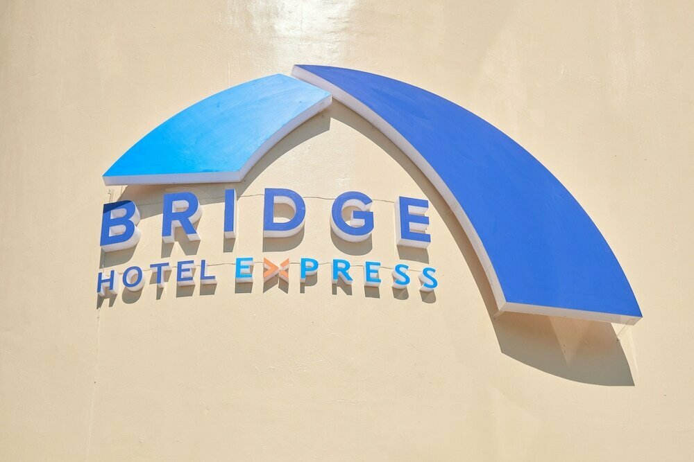 Otel Bridge Hotel Express, Lambia, foto