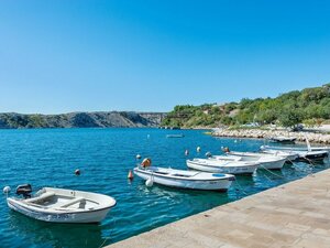Elegant Holiday Home in Maslenica with Hot Tub (Zadar County, Jasenice), otel  Zadar Bölgesi'nden