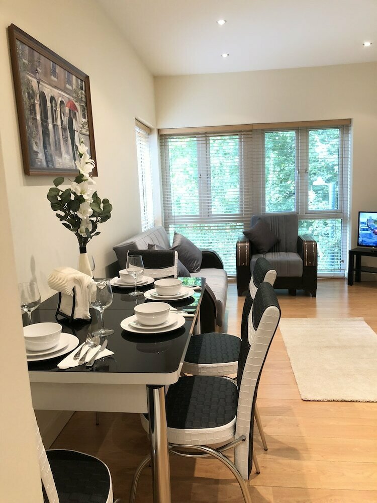 Otel Park View 2 Bedroom by Creatick, Maidenhead, foto
