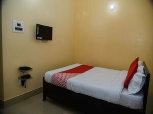Oyo 15071 Hotel Harsh Raj Residency (State of Bihar, Patna, Patna Junction Station), otel  Patna'dan