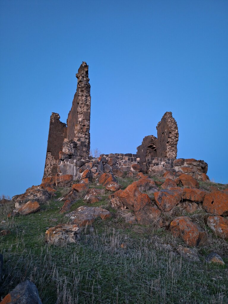 Turistik yerler Развалины крепости, Şirak, foto