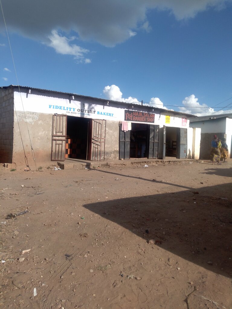 Kuaförler P. H Hair Salon Barbershop, Lusaka, foto