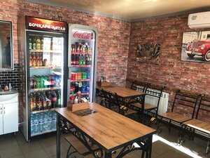 Шашлычная-и точка (Oblepikhovaya ulitsa No:2), kafe  Leninsk‑Kuznetski'den