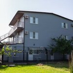 Гостевой дом Добрый 44 (Dobry pereulok No:44, Vesyoloe Microdistrict, Sochi), konuk evi  Soçi'den