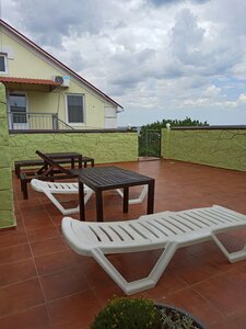Guest house Ugo (Сиренная улица No:7А, Феодосия), otel  Feodosya'dan (Kefe'den)