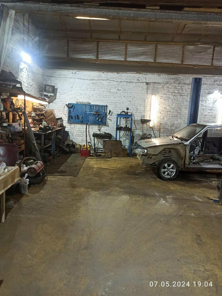 Otomobil servisi Автосервис, Suhiniçi, foto