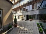 Yerevan House (Yerevan, The Administrative District of Kentron, Poqr Kentron District), emlak ofisi  Erivan'dan