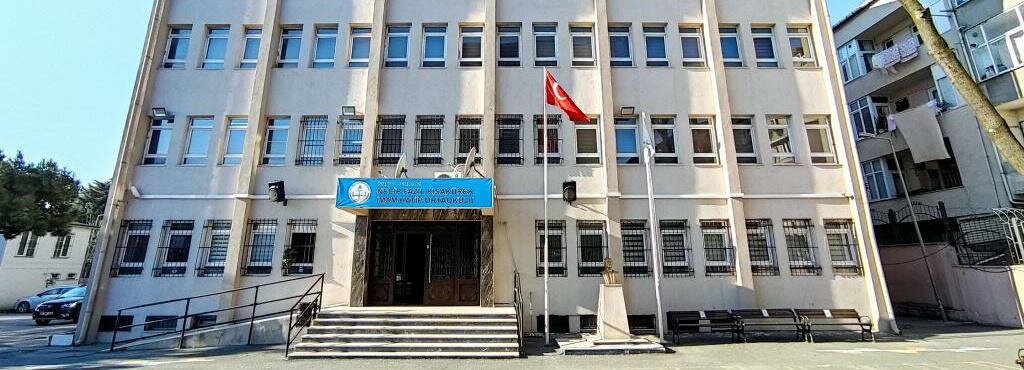Ortaokul Necip Fazıl Kısakürek İmam Hatip Ortaokulu, İstanbul, foto
