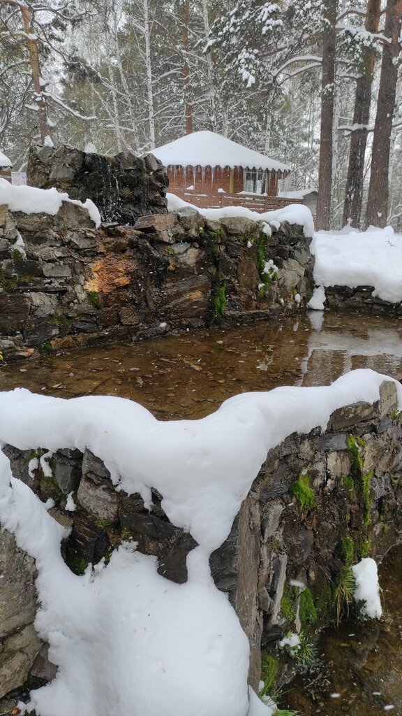 Pınar, çay Spring, stream, Yekaterinburg, foto
