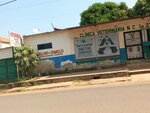 Doctor Carraça (Luanda, Rua do Mercado Kifica), veteriner eczaneleri  Loanda'dan