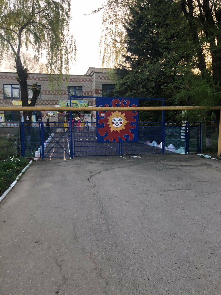 Kültür ocakları Дом культуры х. Родниковский, Krasnodarski krayı, foto