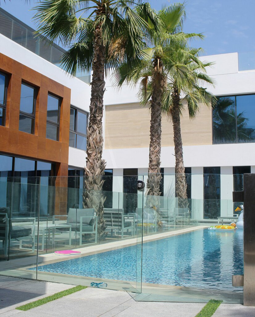 Havuz bakımı Living Outdoors Pools & Landscape LLC, Dubai, foto