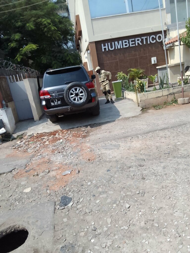 Avukatlar Humbertico, Loanda, foto