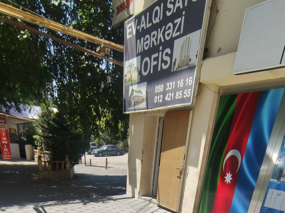 Emlak ofisi Ev alqi satqi, Bakü, foto