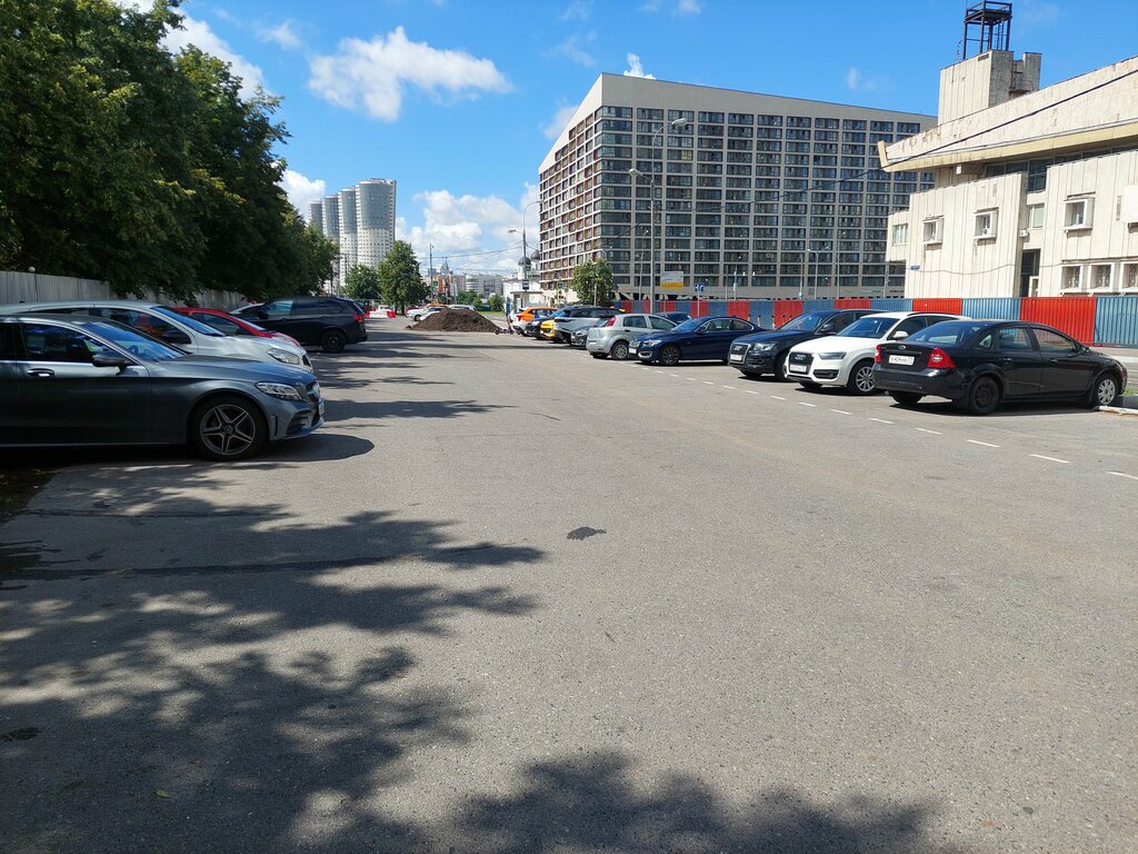 Otoparklar Parking lot, Moskova, foto