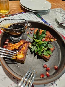 Starik Khinkalych (Tsvillinga Street No:8А, Chelyabinsk), kafe  Çeliabinsk'ten