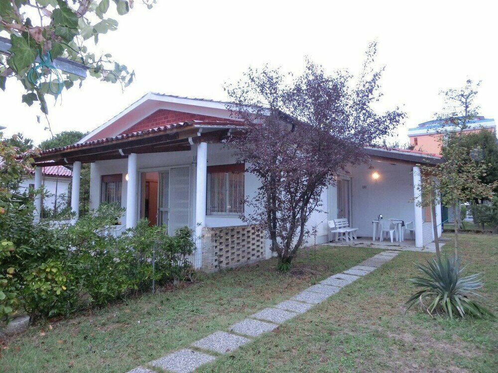 Otel Comfortable Villa Close to the Beach, Dünya, foto