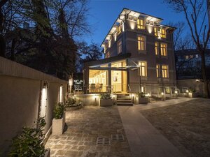 The Moon Boutique Hotel (boulevard Bulgaria No:1), otel  Sofya'dan