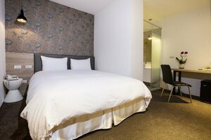 Hotel New Queen 2 (Taiwan, Taoyuan International Airport MRT, Taipei Main Station), otel  Taipei'den