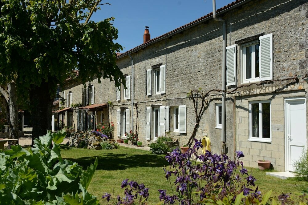 Otel Les Noyers Aulnay, , foto