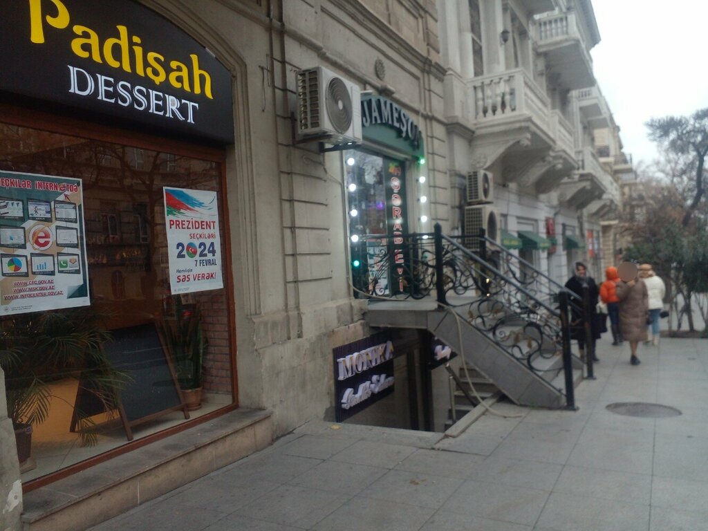 Alkollü içecekler Jameson, Bakü, foto