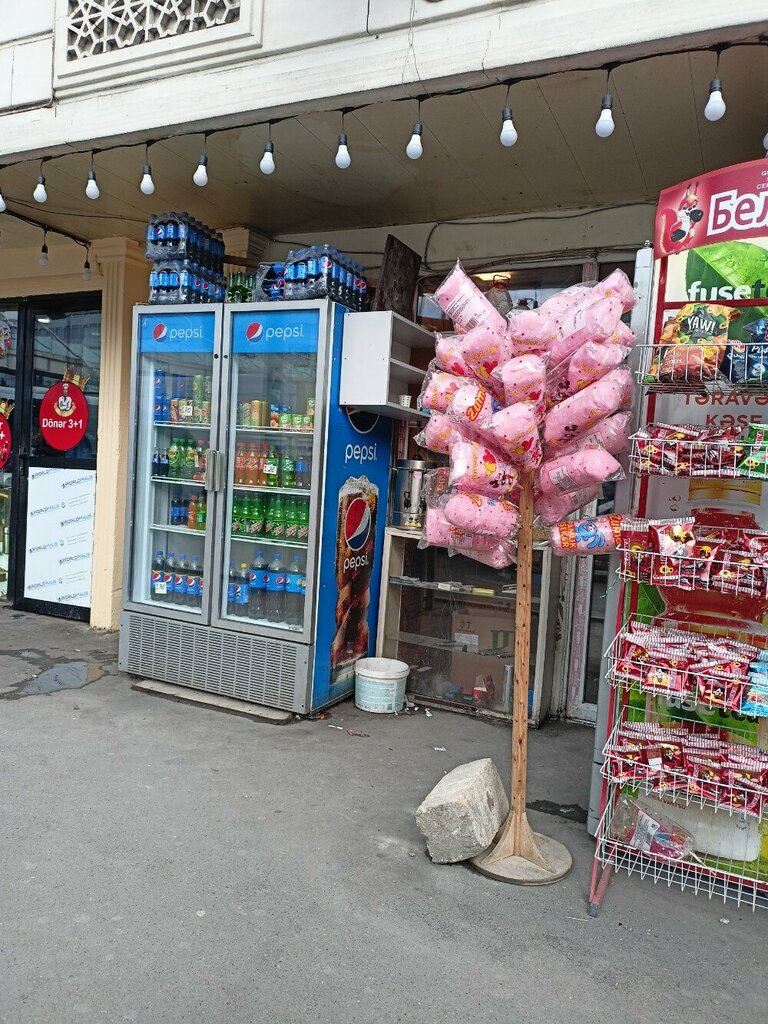 Gazete bayi Kiosk, Bakü, foto