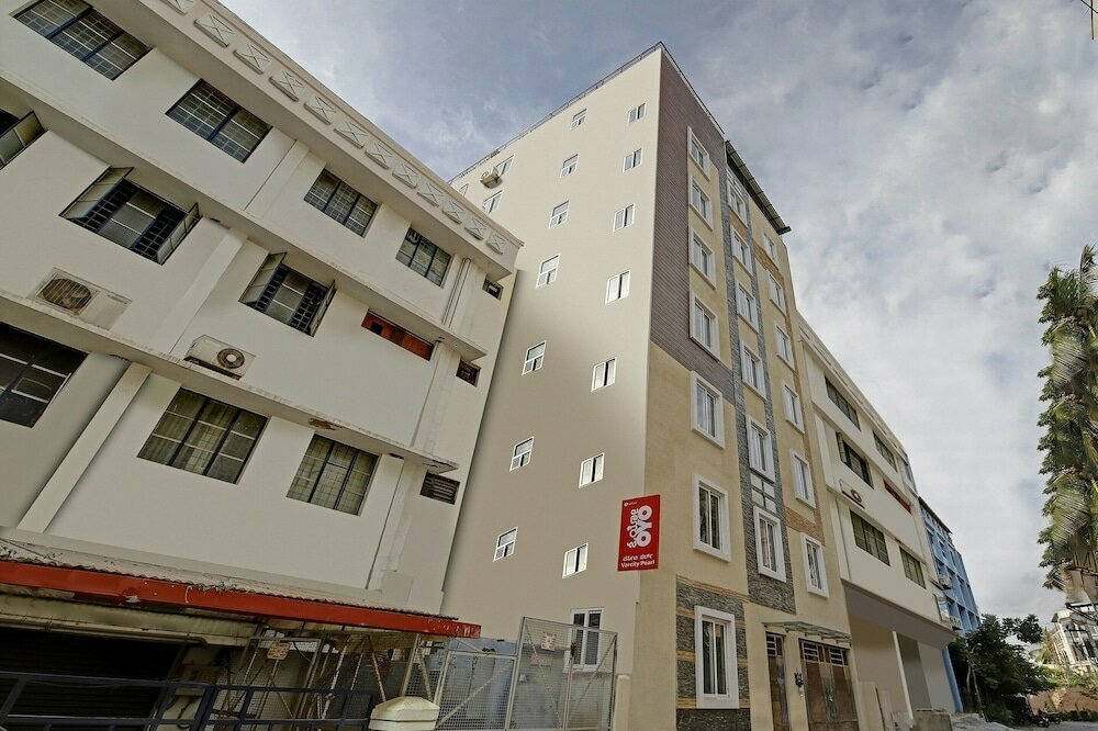 Otel Oyo Flagship 13933 Varcity Pearl, Bangalor, foto