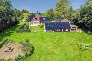 Luxurious Nature Stay in Friesland With Jacuzzi (Noordoost-Friesland, Triemen), otel  Friesland'dan