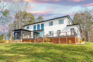 Paradise Royale (North Carolina, Iredell County), otel  Kuzey Carolina Eyaleti'nden