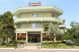 Hotel Autostrada (Tirana, Rruga Bardhyl), otel  Tiran İli'nden