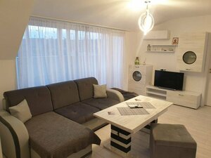 Cosy Charming 2-bed Apartment in Blagoevgrad (Blagoevgrad Province, Blagoevgrad, Blagoevgrad, Saint Dimitar Solunski boulevard), otel  Yukarı Cuma'dan (Blagoevgrad'dan)